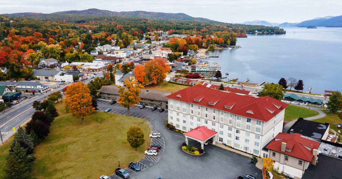 lake-george-fall-itinerary-fort-william-henry-hotel